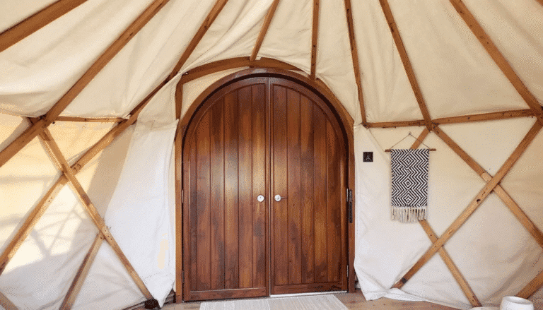 Chic and Cozy: Modern Yurt Interiors That Inspire Minimalist Living